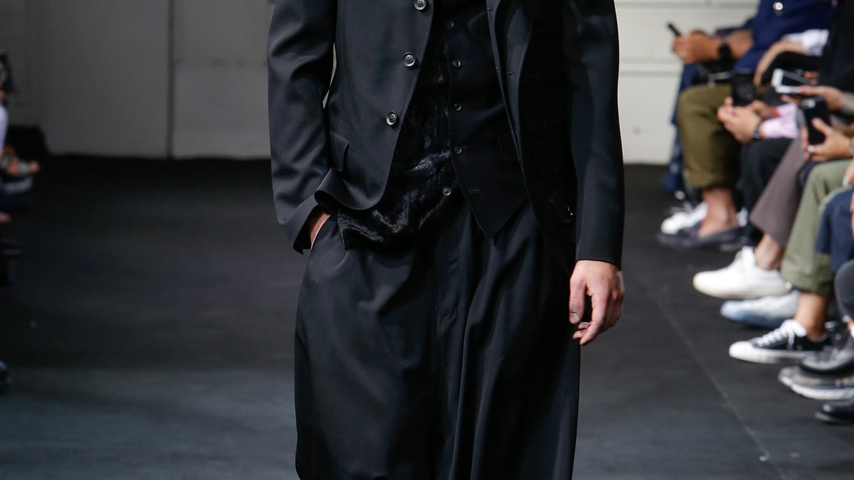 Yohji Yamamoto HOMME 2019年春夏 | パリ | 画像41枚 - FASHIONSNAP Yohji Yamamoto HOMME 2019年春夏 | パリ | 画像41枚 - FASHIONSNAP