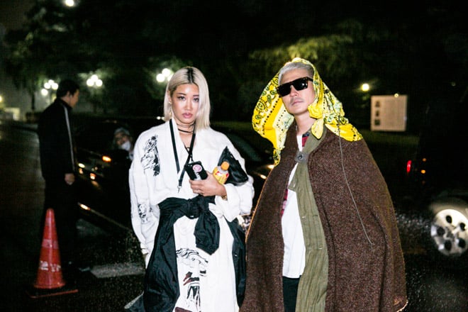 Street Style - 外苑前 - YOON/VERBALさん - 2017年11月19日撮影 - FASHIONSNAP.COM