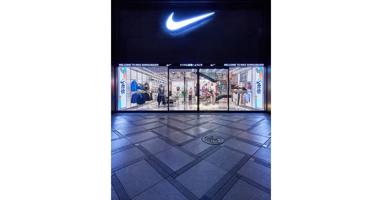 ナイキが「NIKE SHINSAIBASHI」を心斎橋筋商店街にオープン、「オオサカ」をデザインした限定アイテムも