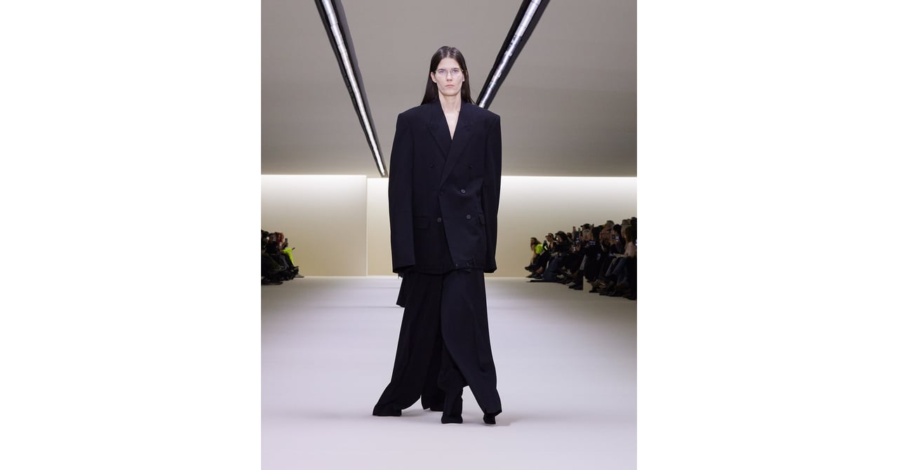 BALENCIAGA winter 23 collection | パリ | 画像54枚 - FASHIONSNAP