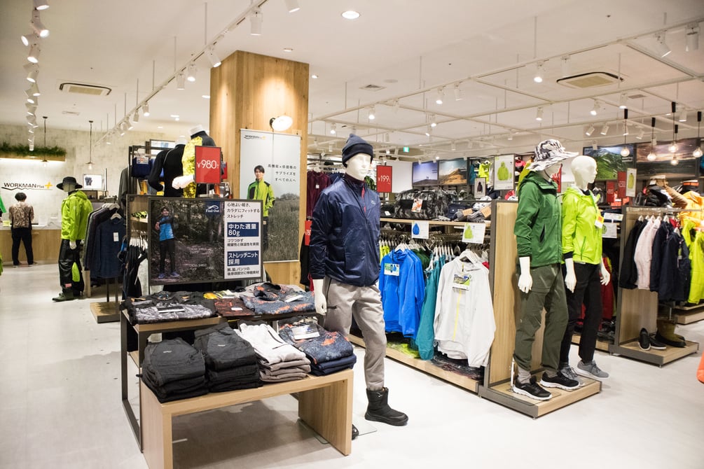 作業服のワークマンが好調、高機能×低価格を実現した新業態が初出店