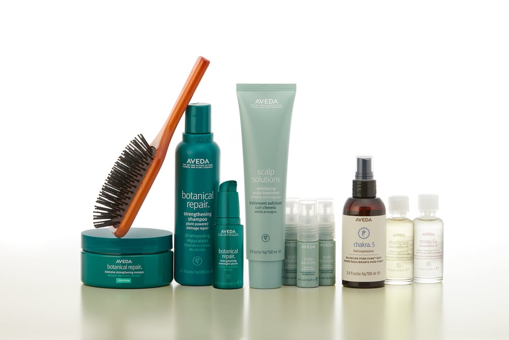 「アヴェダ」が日本上陸20周年 人気ヘアケアとブラシの限定セットが登場