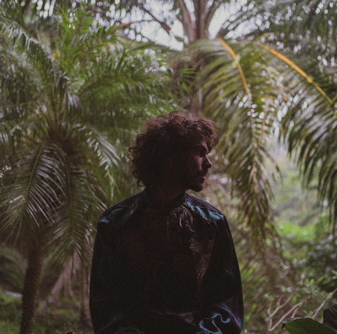 【今月の必聴アーティスト】FKJ編 多様な楽器を操る才人マルチ奏者