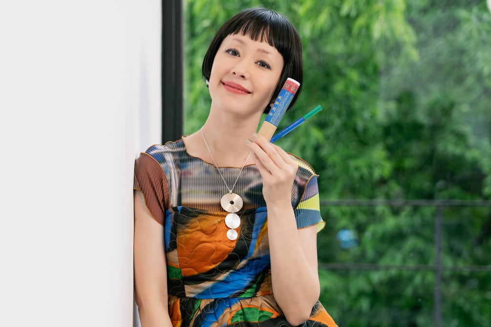 デビュー20周年の木村カエラがUZUとコラボ 黒のアイライナーから語る“光と影”について