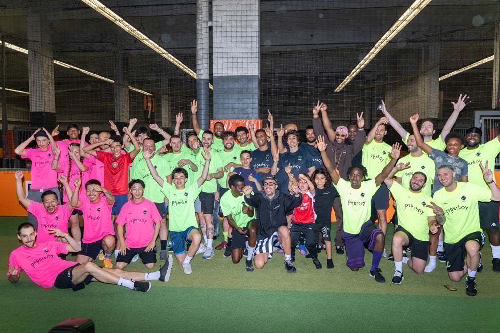 エフシーレアルブリストルがパリの「ペーパーボーイ」とコラボ 記念イベントでバベルやバカヨコがフットサルを楽しむ