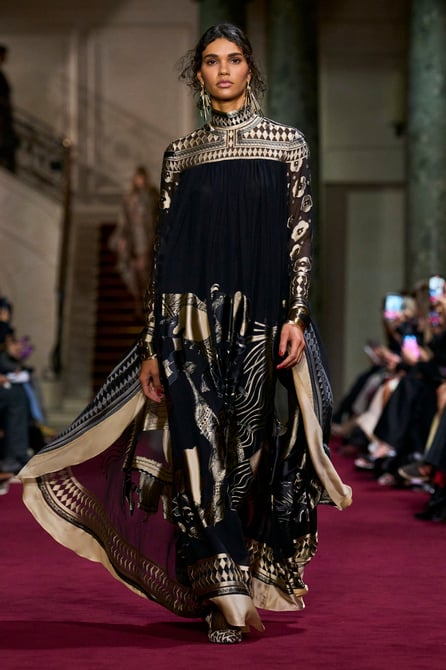 Zimmermann 2024年秋冬コレクション | パリ | 画像32枚 - FASHIONSNAP