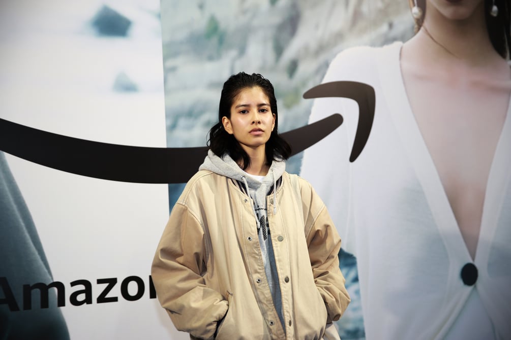 Street Style - 渋谷 - Julia Abeさん - 2017年11月01日撮影 - FASHIONSNAP