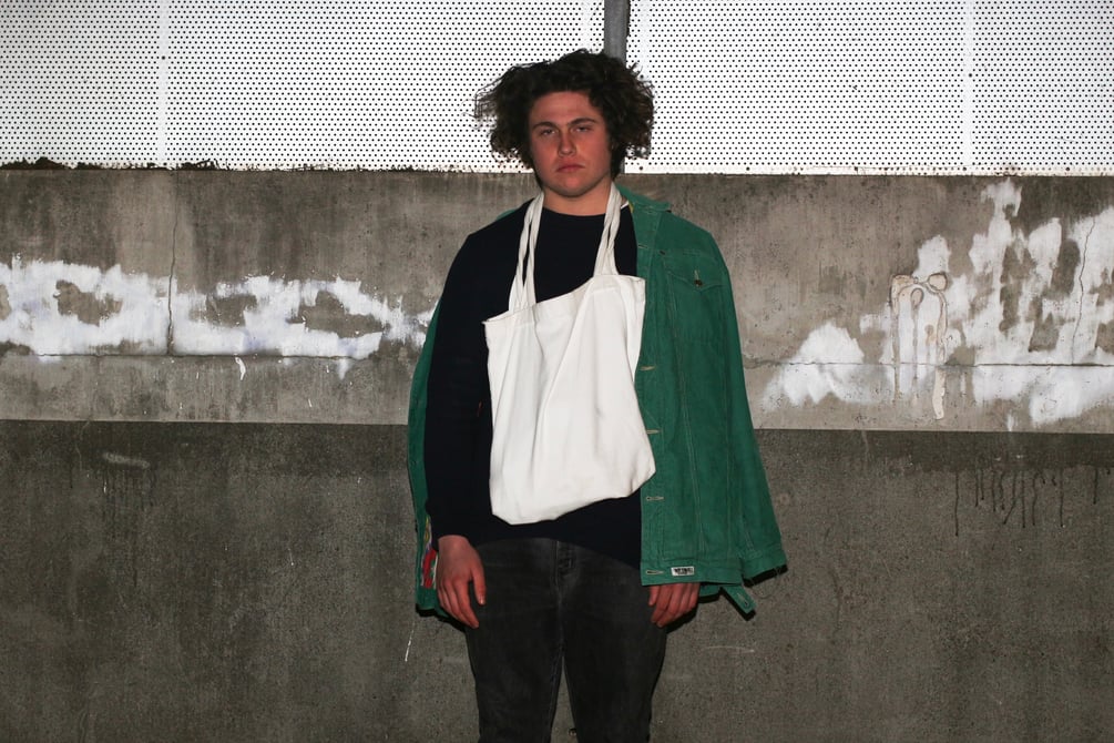 Street Style - 原宿 - Albert Hopkinsさん - 2018年12月24日撮影 - FASHIONSNAP