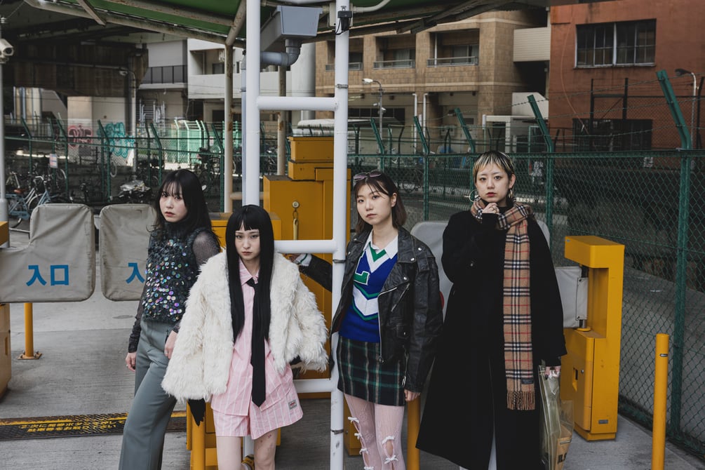 Street Style - 大阪 - yume／kiri／Natsumi／yuiさん - 2024年02月20日撮影 - FASHIONSNAP