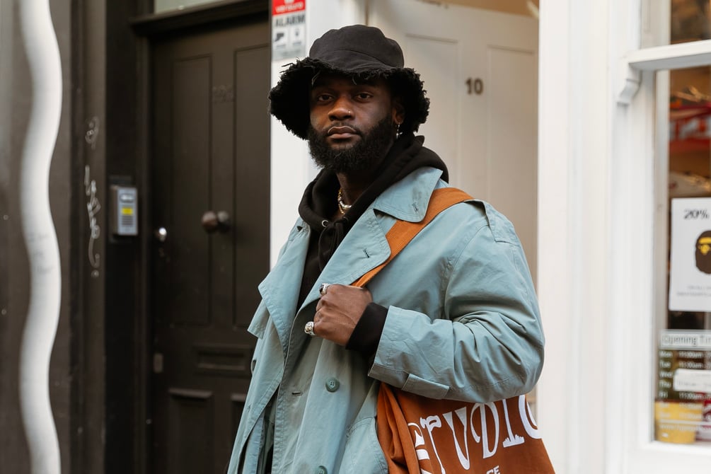 Street Style - ロンドン - Joshua Langさん - 2024年04月12日撮影 - FASHIONSNAP