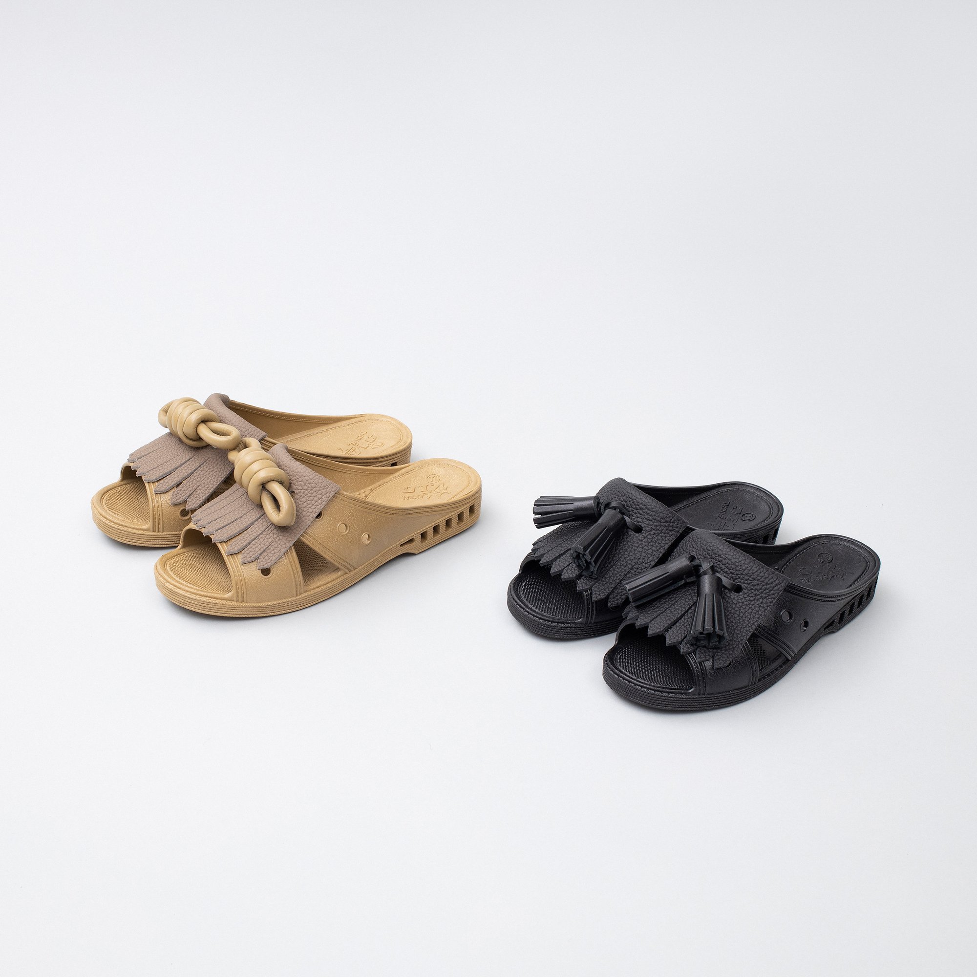 ベンチ×イッチ、シュランケンカーフレザーを使用した便所サンダル発売