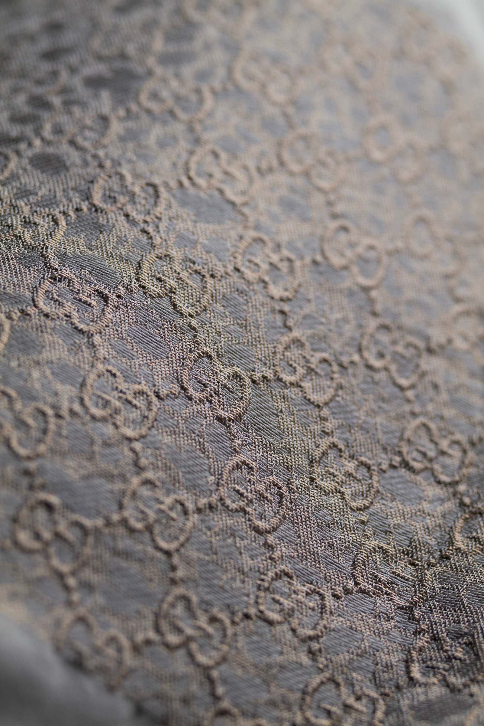 グッチ、西陣織の老舗「HOSOO」とコラボ ハンドバッグを数量限定で発売