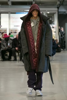 VETEMENTS 2017-18秋冬コレクション | パリ | 画像36枚 - FASHIONSNAP.COM