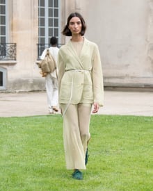 AURALEE 2023年春夏コレクション | パリ | 画像40枚 - FASHIONSNAP.COM