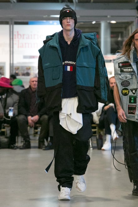 VETEMENTS 2017-18秋冬コレクション | パリ | 画像36枚 - FASHIONSNAP.COM