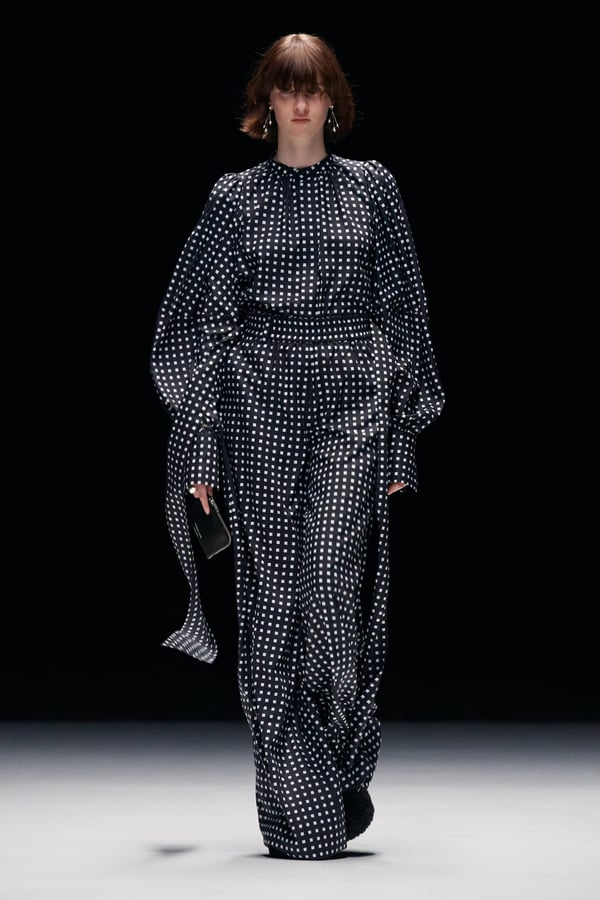 HYKE 2023年秋冬コレクション | 東京 | 画像40枚 - FASHIONSNAP