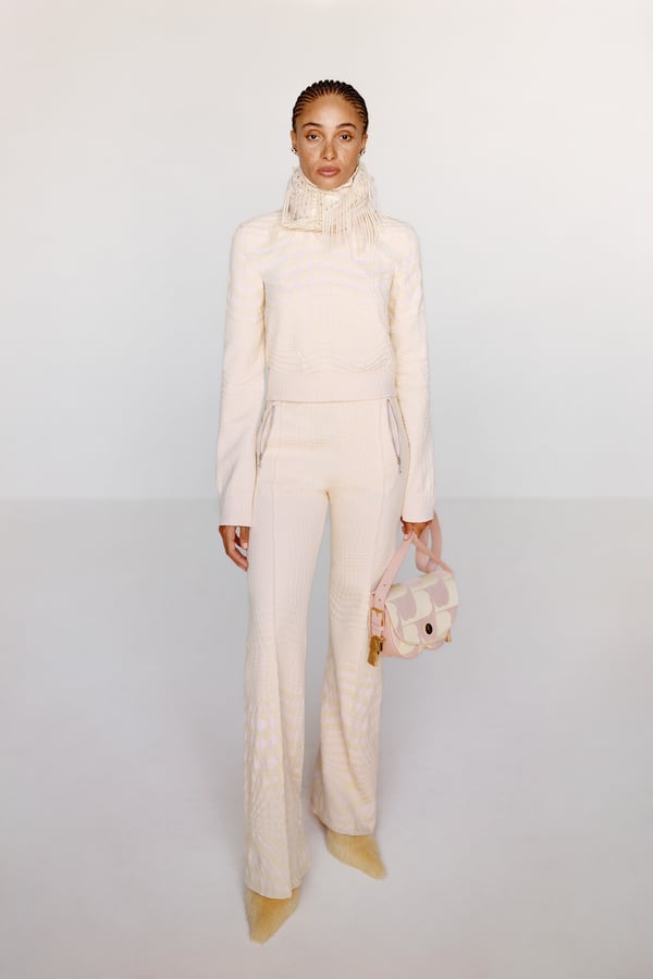 BURBERRY 2024 Spring Collection | 画像55枚 - FASHIONSNAP