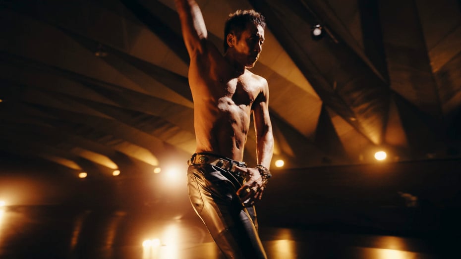 長渕剛が「シックスパッド」とパートナーシップ締結 新CMで約半年鍛えた肉体美を披露