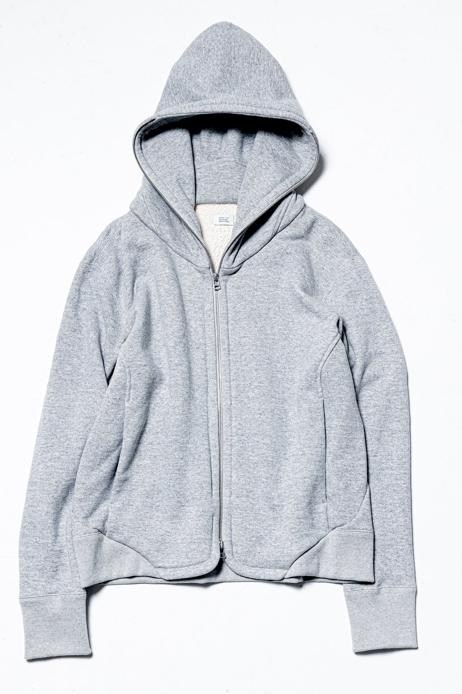 「ハトラ」とは？——最新コレクションからアイウェアレーベルまで - HATRAについて