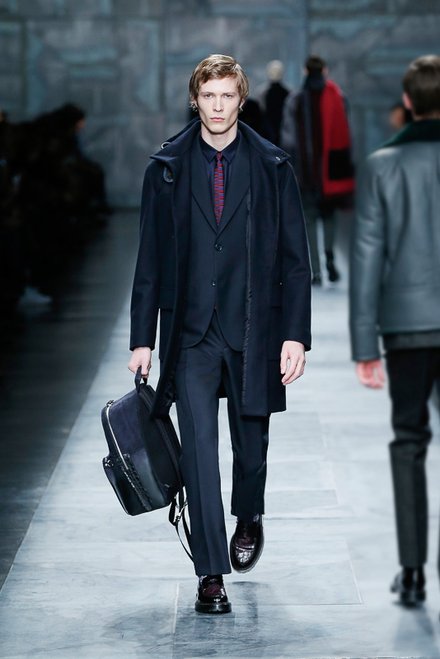 FENDI 2015-16秋冬コレクション | ミラノ | 画像44枚 - FASHIONSNAP.COM